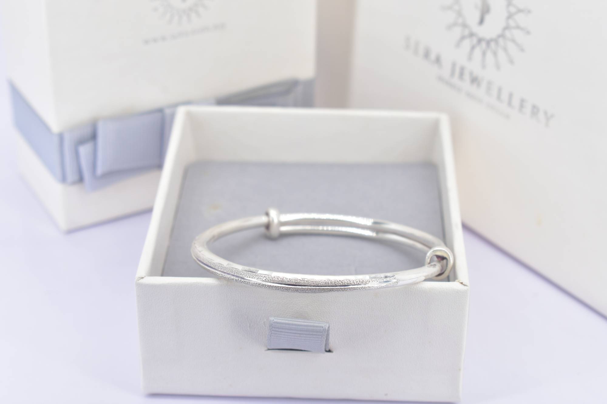 Sera Pure 999 Silver Women Sandy Bangle